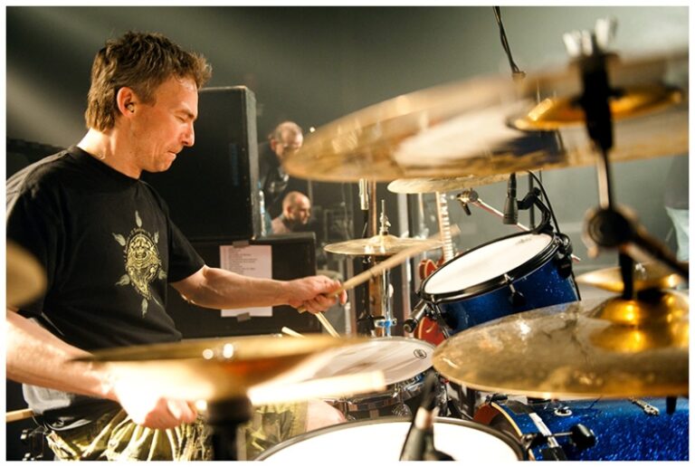 Kult: The Iconic Polish Rock Band That Defied the System – POLSKA KULTURA