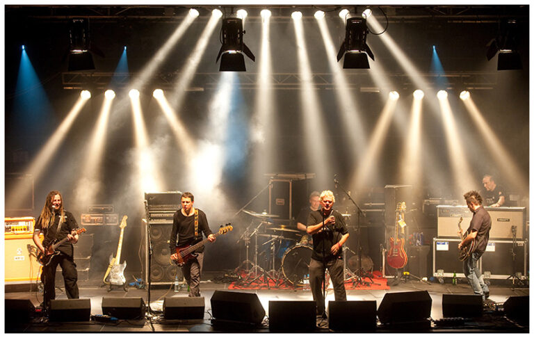 Kult: The Iconic Polish Rock Band That Defied the System – POLSKA KULTURA